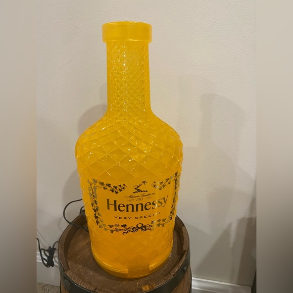 Hennessy Cognac | Dining | Hennessy Cognac Light Up Bottle Glorifier ...